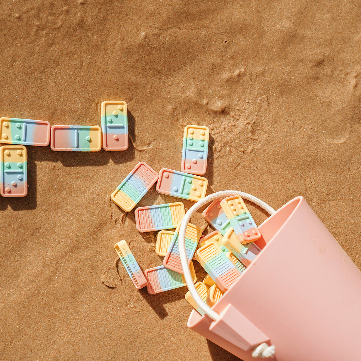 Sunnylife Silicone Dominoes Circus – Shoptiques