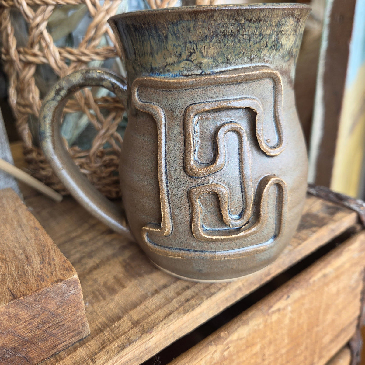 Fingerprint Pottery Monogram Mug (Mocha) – Shoptiques